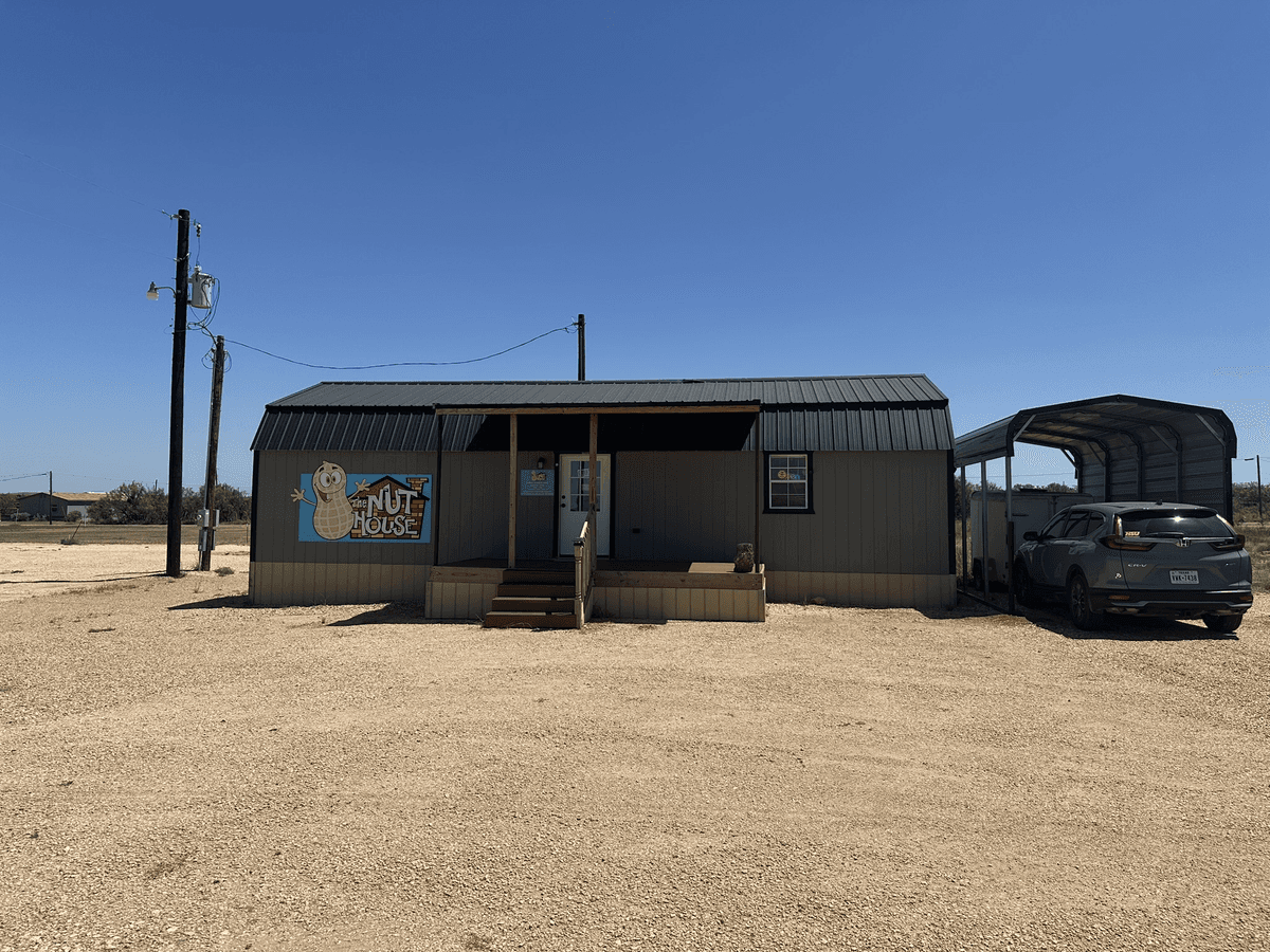 The Nut House - Premium Nuts & Candy